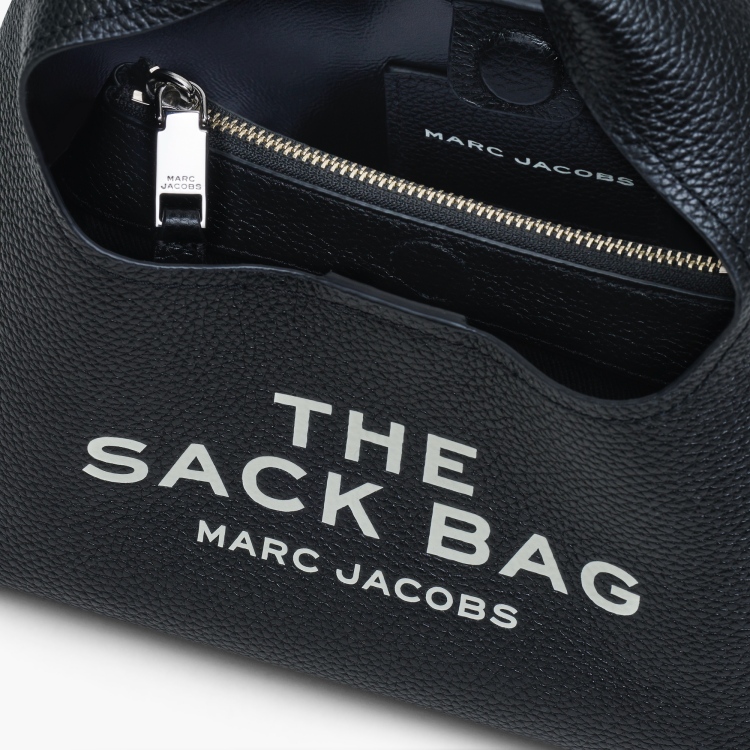 紐約鬼才設計師Marc Jacobs再出招！2023秋冬全新包款「The Sack Bag」登場，下半年業績爆單就靠它！ | Bella.tw儂儂